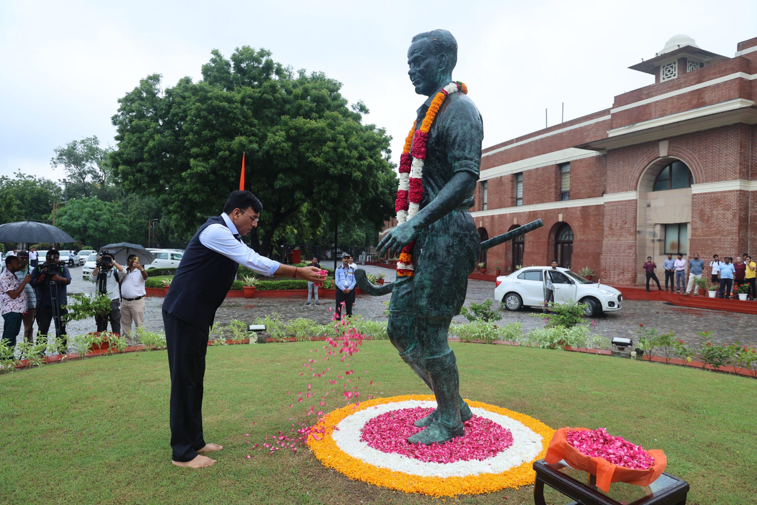 Major Dhyan Chand ji on his death anniversary. - Mansukh Mandaviya